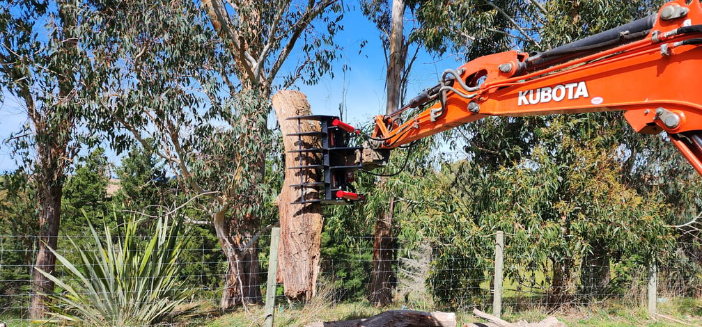 Power Claw™ multipurpose grapple attachment for excavators