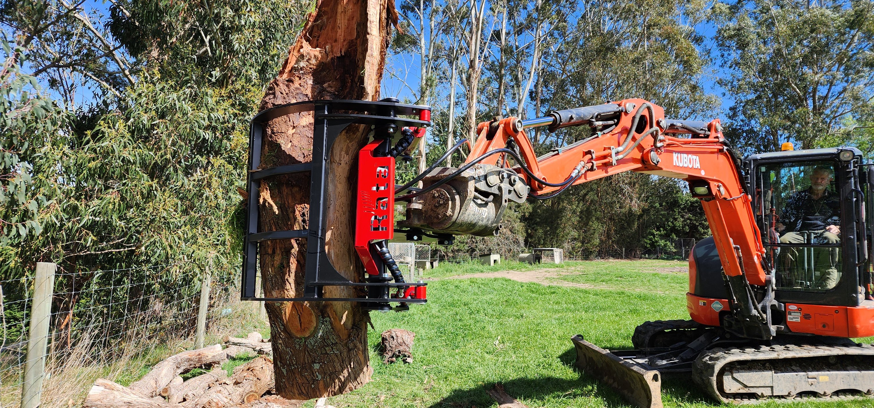 Power Claw™ multipurpose grapple attachment for excavators