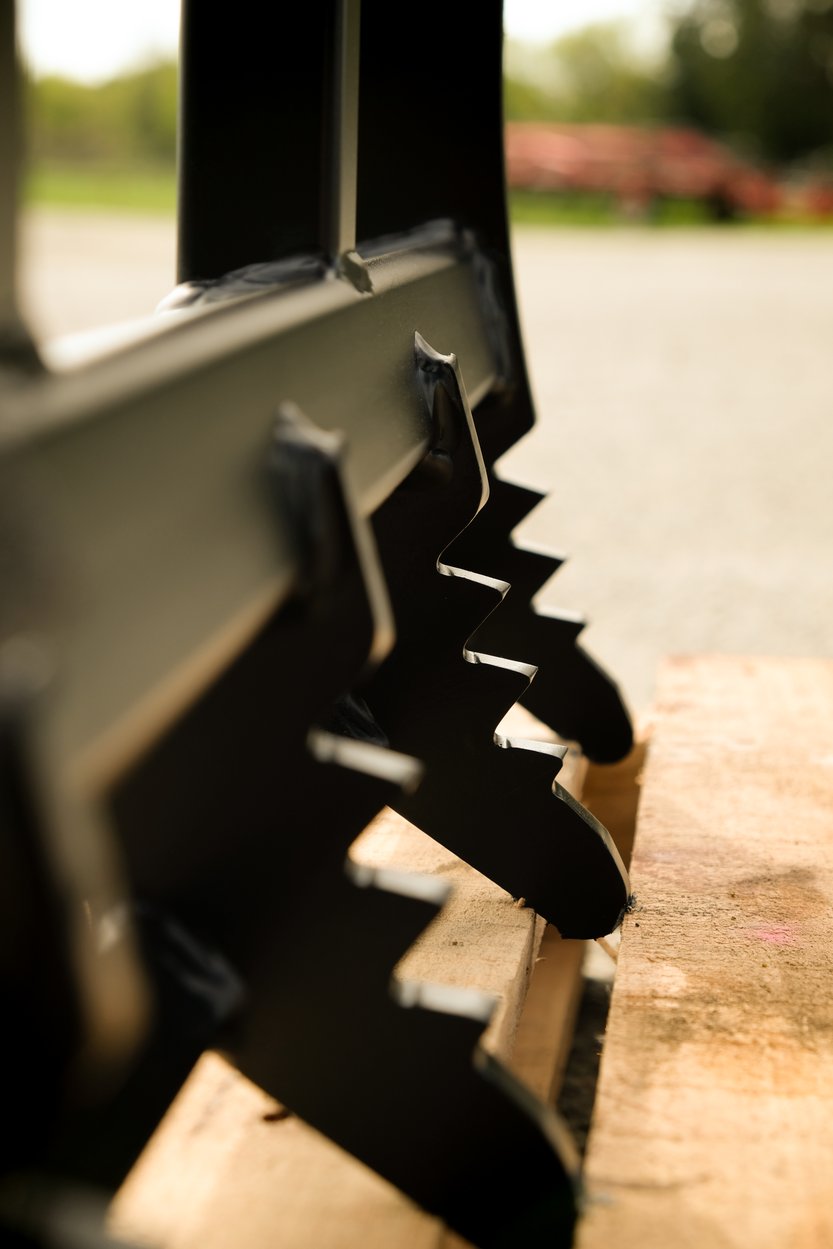 Power Claw™ multipurpose grapple attachment for excavators