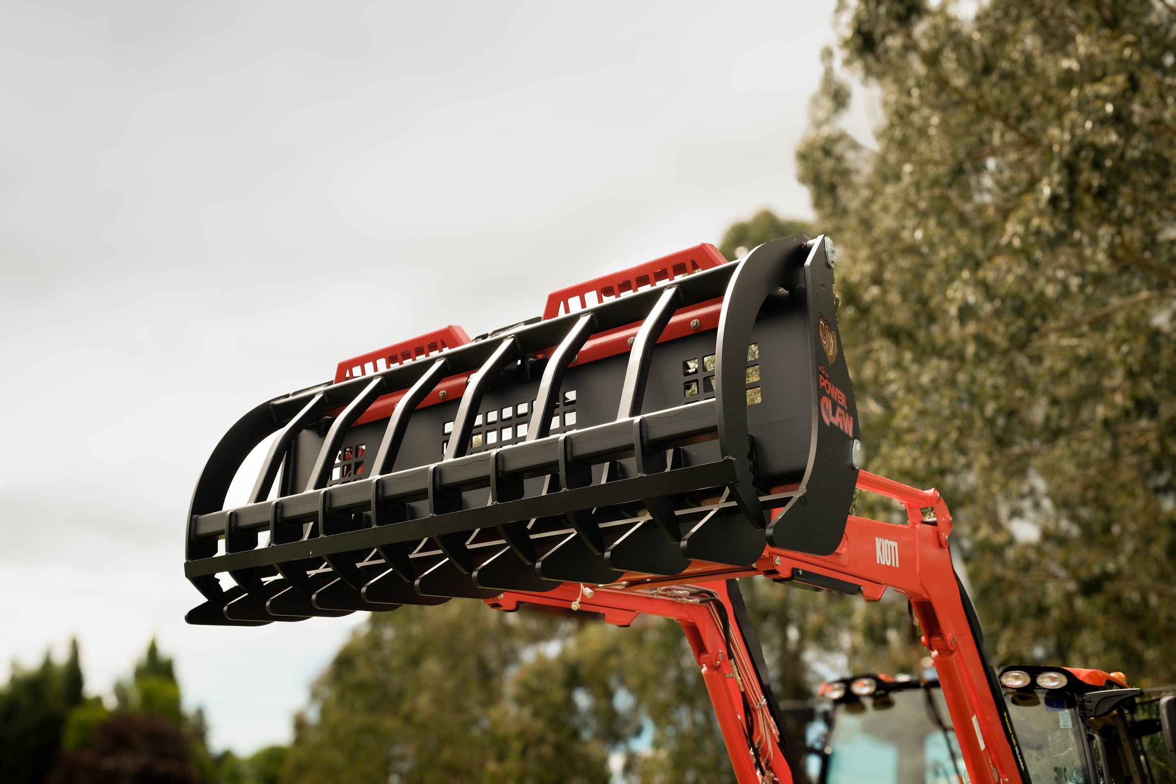 Power Claw | Rata Equipment | Tractor & Telehandler Grapple