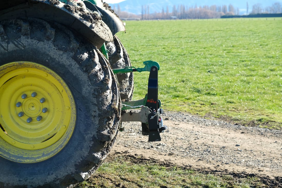 Quick Hitch vs. Euro Hitch vs. Manual Coupler: Which Is Best for Your ...