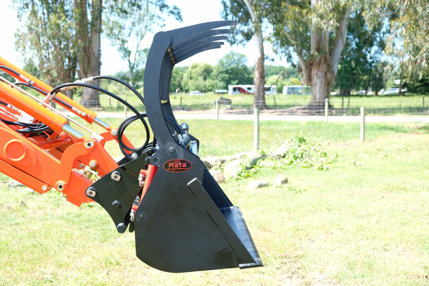 Compact Bucket Grab for Small Tractors | Rata Equipment