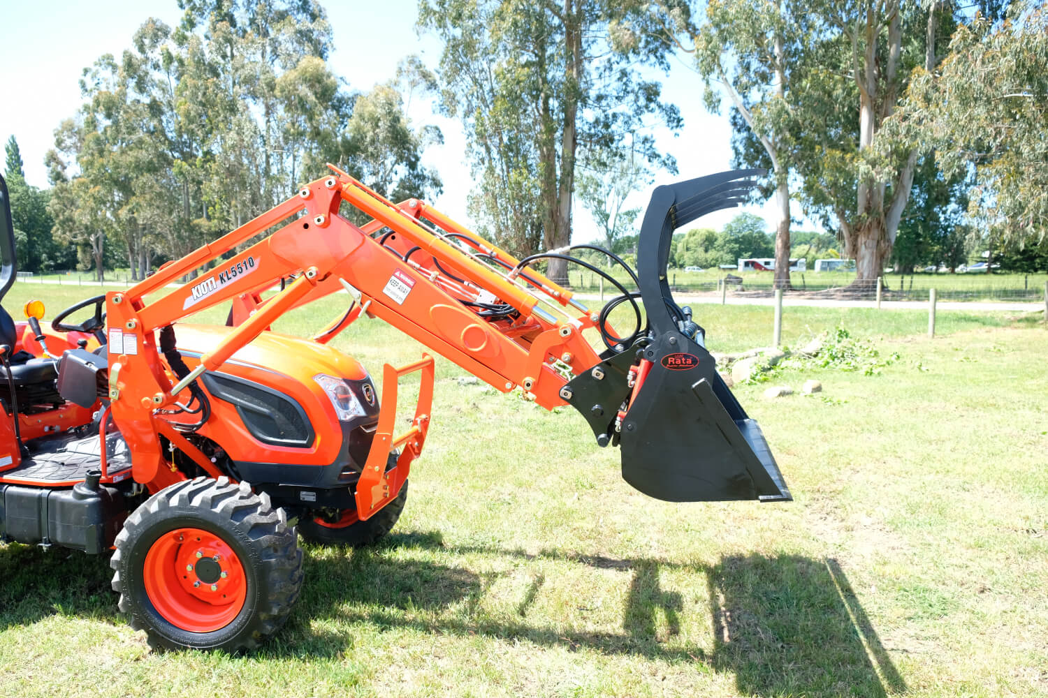 Compact Bucket Grab for Small Tractors | Rata Equipment