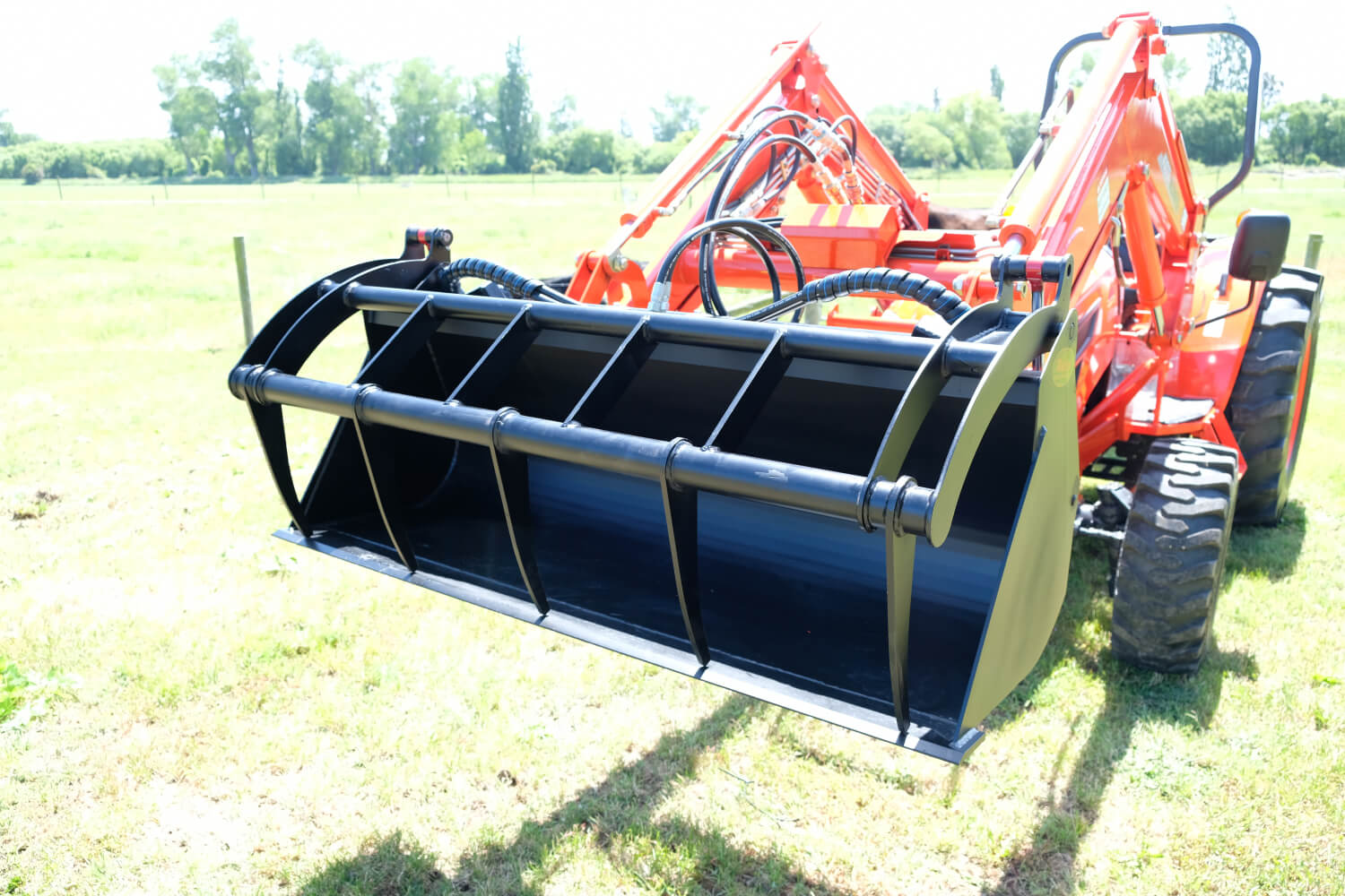 Compact Bucket Grab for Small Tractors | Rata Equipment