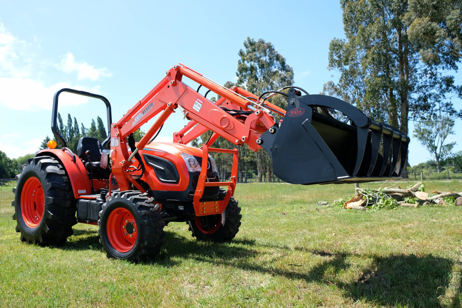 Compact Bucket Grab for Small Tractors | Rata Equipment