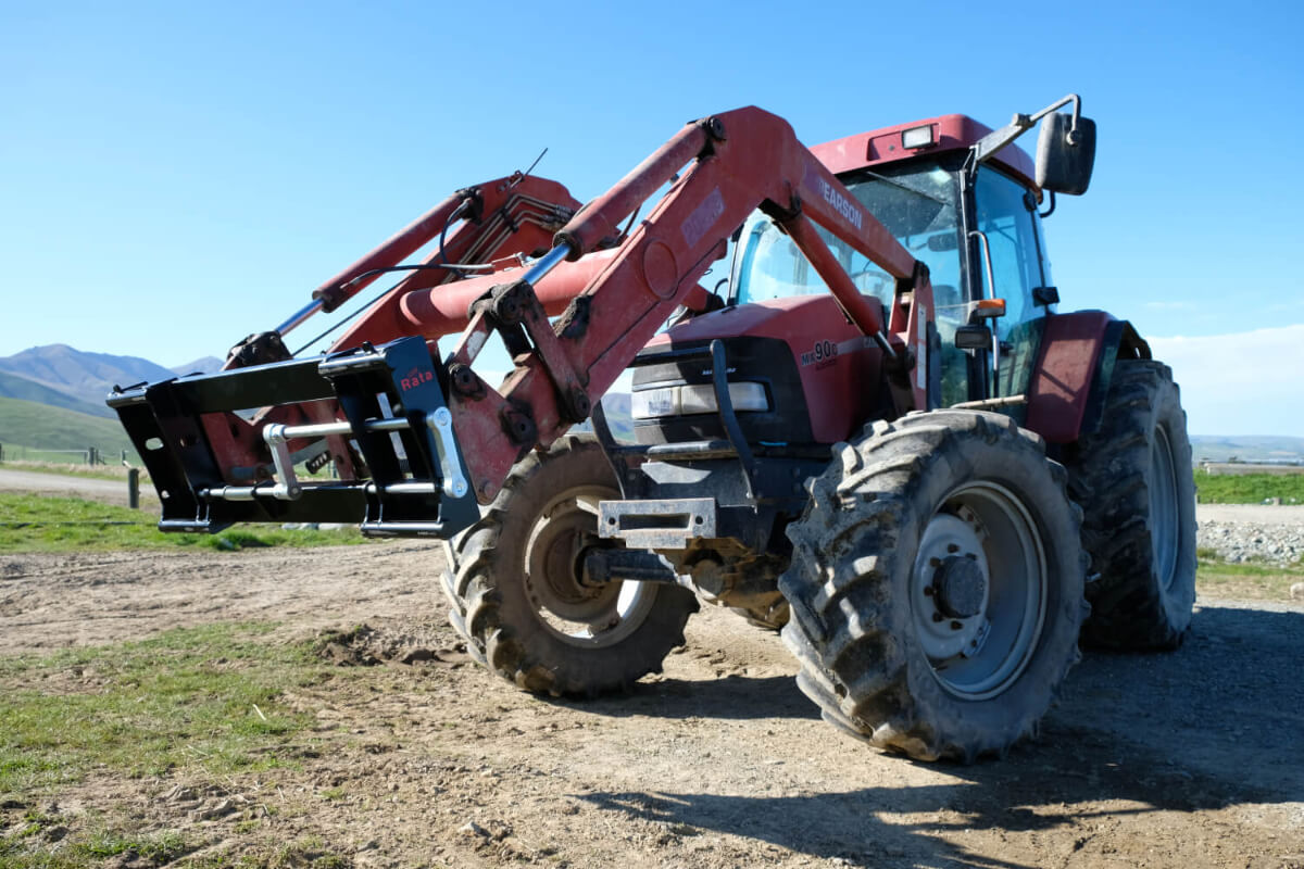 Loader Quick Hitch | Tractor & Telehandler Hitch Adaptor | Rata Equipment